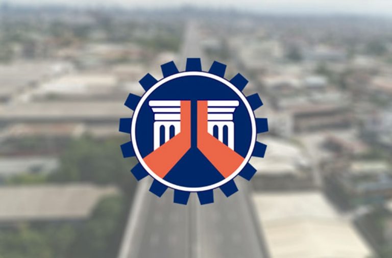 Aspalto na ginamit sa pag-aayos ng mga kalsada sa EDSA, hindi ...