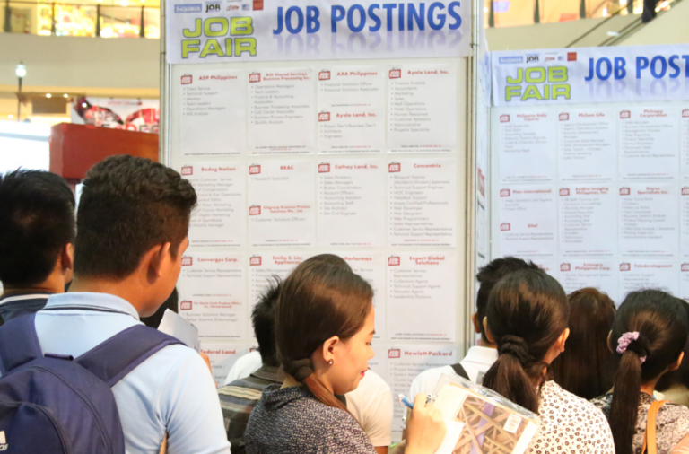 Halos 15k aplikante, lumahok sa job fair ng pamahalaan