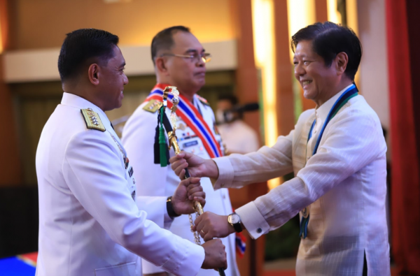 Bagong AFP Chief of Staff Gen. Romeo Brawner Jr., hinimok ng Pangulo na ...