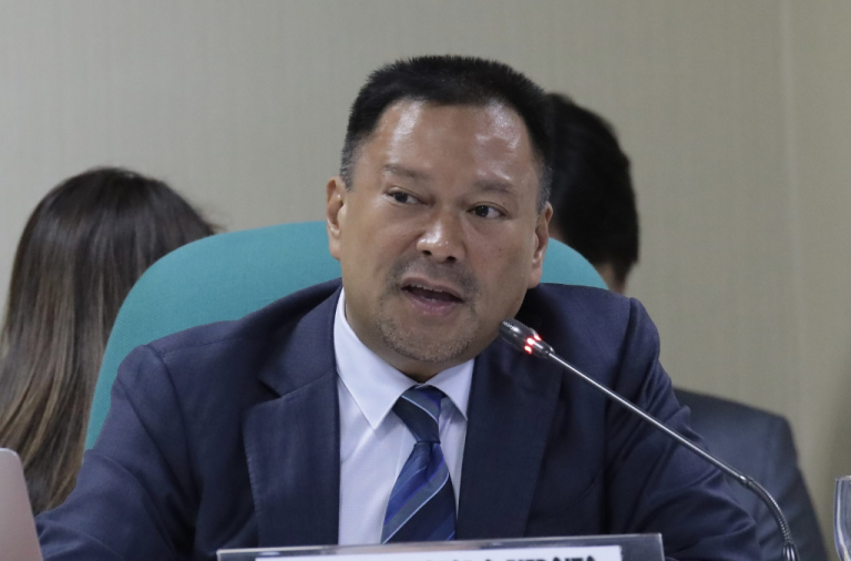 Pahayag na si Ex-Pres. Erap ang nangako na alisin ang BRP Sierra Madre ...