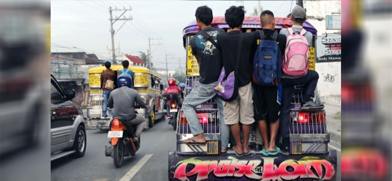 Pagsabit sa estribo ng mga jeepney, ipagbabawal na sa Maynila