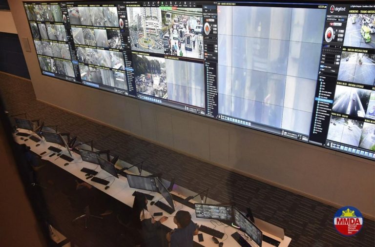 Higit 600 rescue vehicle ng MMDA at LGUs nakahanda sa unang araw ng ...