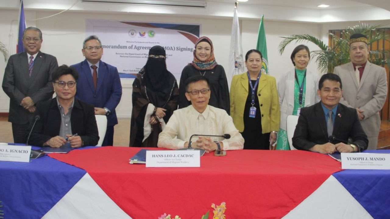 Kasunduan para sa mga Muslim OFW, nilagdaan - dzme1530.ph Kasunduan para sa mga Muslim OFW, nilagdaan - dzme1530.ph
